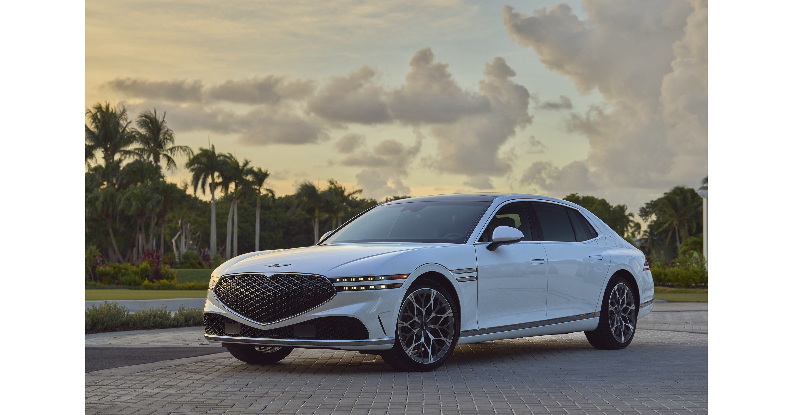 GENESIS MOTORS CANADA DÉVOILE LA G90 « ULTIMATE